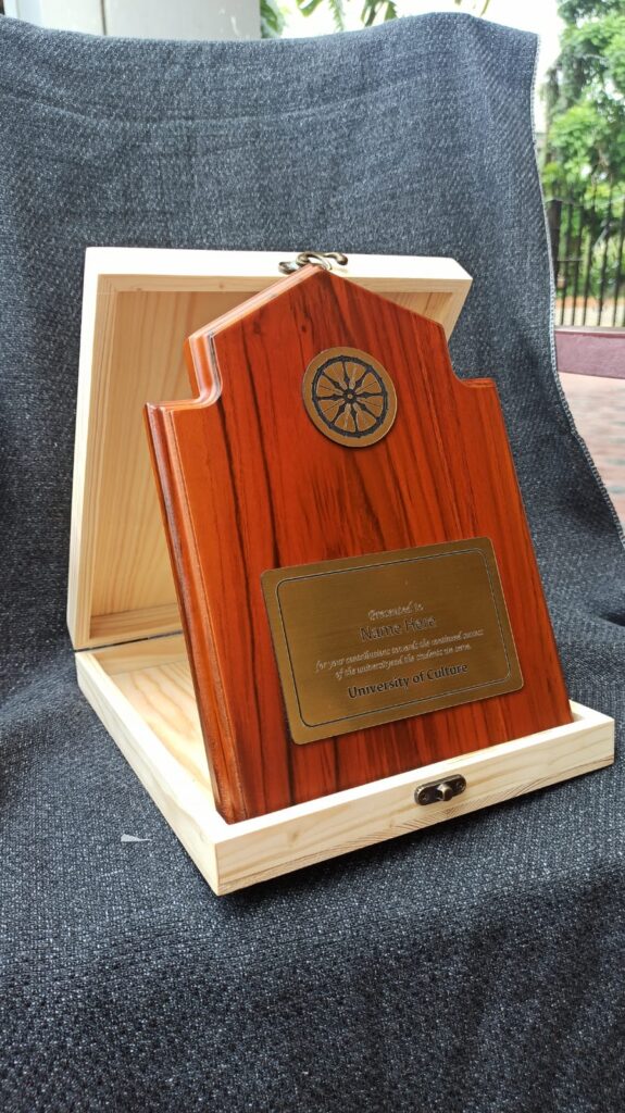 Wooden Award Memento - oorvii